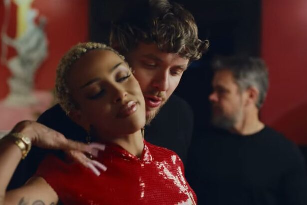 Jennie - Twin Lyrics